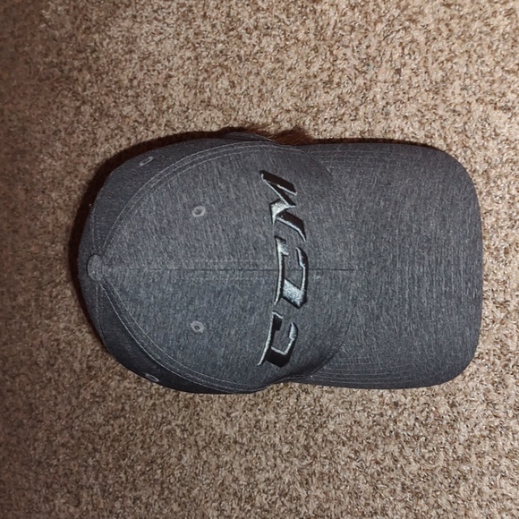 CCM | Accessories | Nhl Ccm Embroidered Flexfit Fitted Gray Hat Cap Sm ...